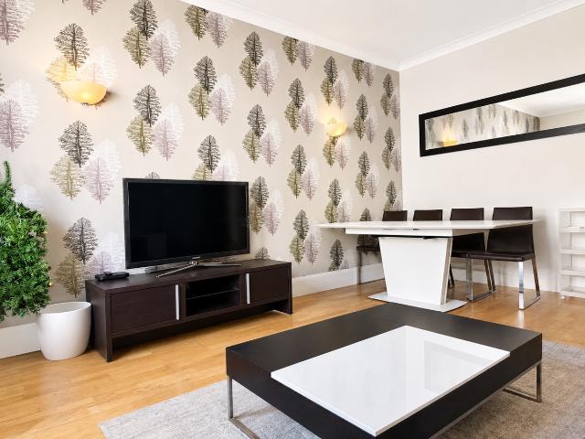 Forum Magnum Square, London SE1, 2 bed flat to rent, £3,640 pcm | PrimeLocation