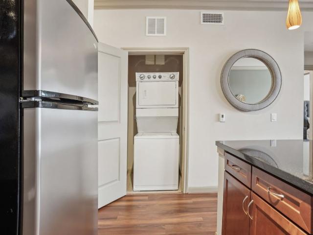 Forum on San Felipe 1 Bedroom Apartment for Rent at 6363 San Felipe St, Houston, TX 77057 Great Uptown