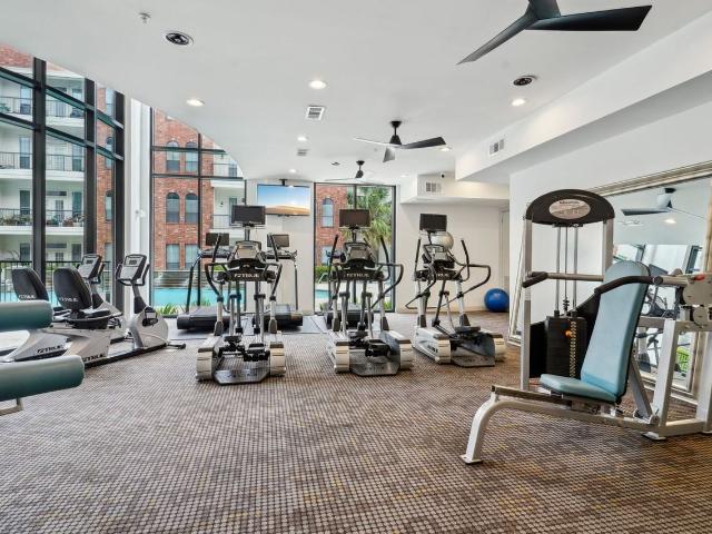 Forum on San Felipe 1 Bedroom Apartment for Rent at 6363 San Felipe St, Houston, TX 77057 Great Uptown