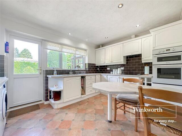 For Sale 4 Bedroom Bungalow Ferndown Dorset DS98718589