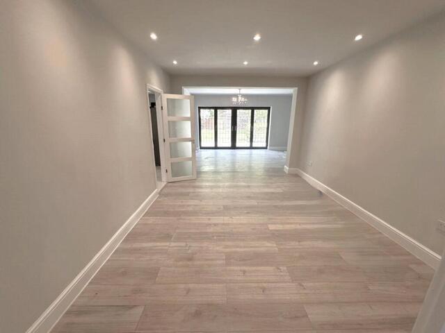 For Sale 4 Bedroom Bungalow Hillingdon Greater London DS101379170