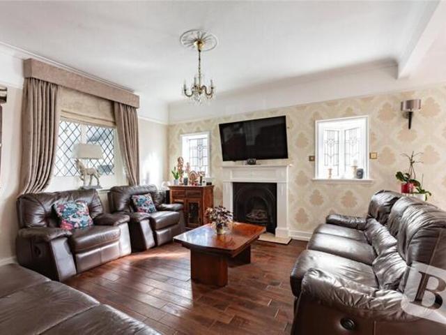 For Sale 4 Bedroom Bungalow Ilford Greater London DS100987809