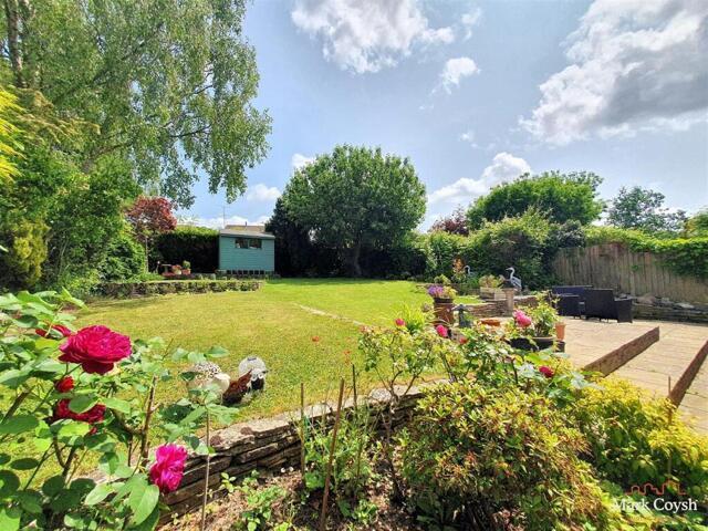 For Sale 4 Bedroom Bungalow Southwater West Sussex DLS100132690