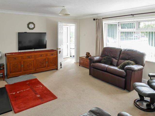 For Sale 4 Bedroom Bungalow Wick Wick DS101676581