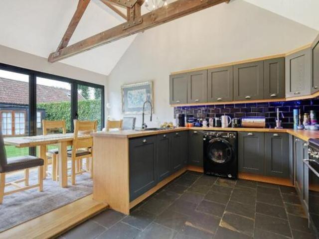 For Sale 4 Bedroom Bungalow Thurrockc Great London DLS100132501