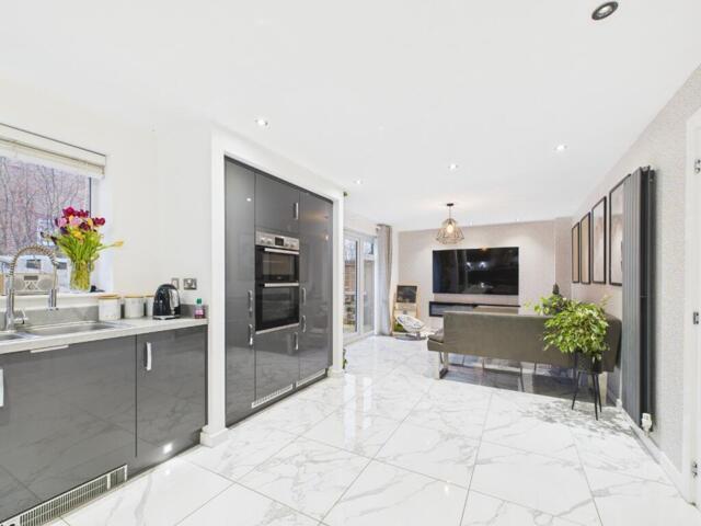 For Sale 4 Bedroom House Cottingham East Riding Of Yorkshire DS99290127