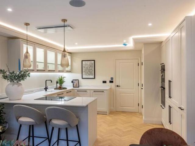 For Sale 4 Bedroom House Coulsdon Greater London DLS99161561