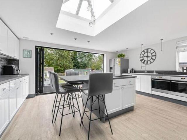 For Sale 4 Bedroom House Coulsdon Greater London DS99608248