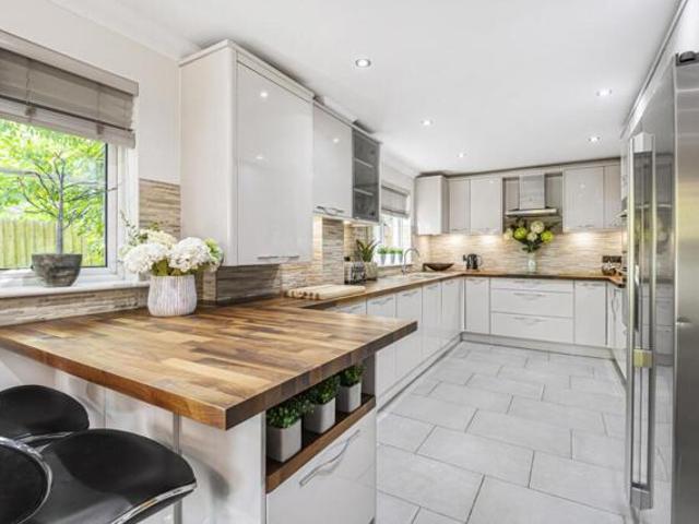 For Sale 4 Bedroom House Caversham Reading DLS98477315