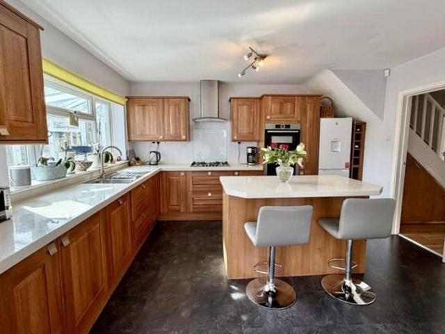 For Sale 4 Bedroom House Camberley Surrey DLS100685027