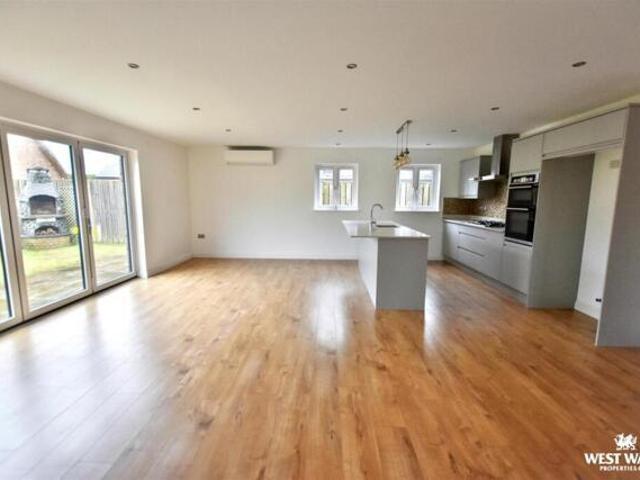 For Sale 4 Bedroom House Camrose Camrose DS100987833