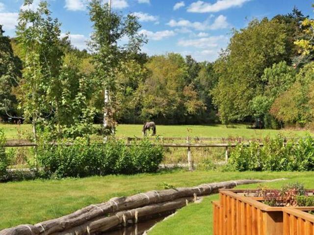 For Sale 4 Bedroom House Chalfont St. Peter Buckinghamshire DLS100398479