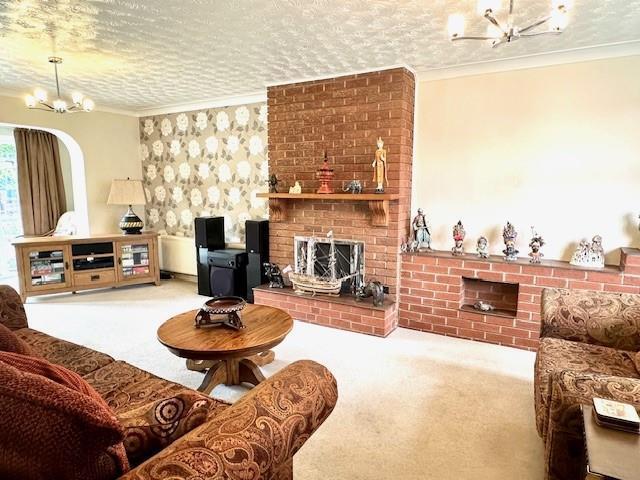 For Sale 4 Bedroom House Charlton Charlton DS99130346