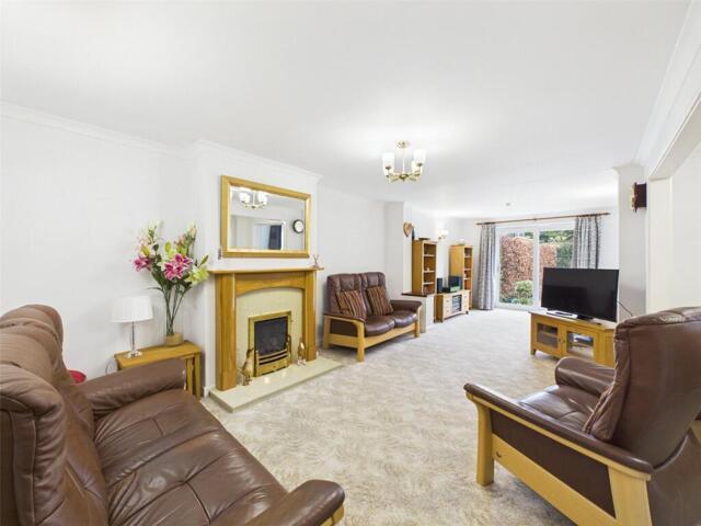 For Sale 4 Bedroom House Cheltenham Gloucestershire DLS100132354
