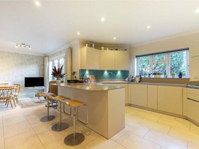 For Sale 4 Bedroom House Cheltenham Gloucestershire DLS99840177