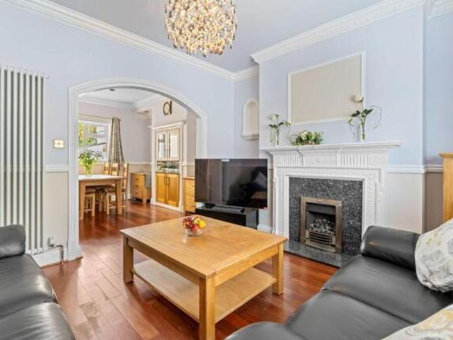 For Sale 4 Bedroom House Cheltenham Gloucestershire DS100786871