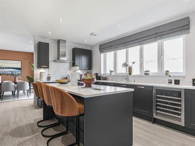 For Sale 4 Bedroom House Cheshunt Great London DS100096739