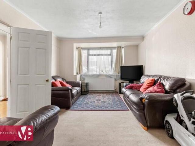 For Sale 4 Bedroom House Cheshunt Hertfordshire DS99380769