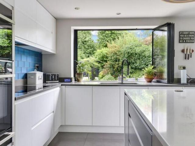For Sale 4 Bedroom House Chessington Surrey DLS101316545