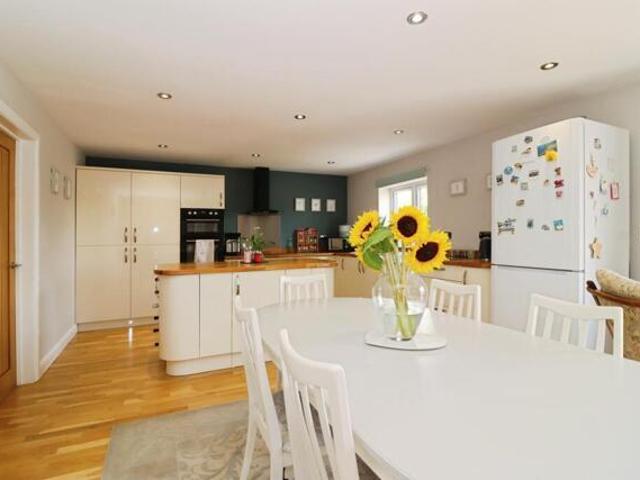For Sale 4 Bedroom House Chesterfield Derbyshire DS98233147
