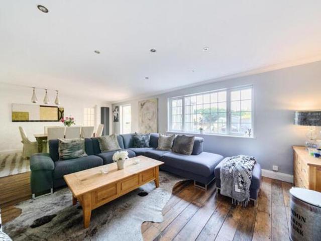 For Sale 4 Bedroom House Chertsey Surrey DS100398525