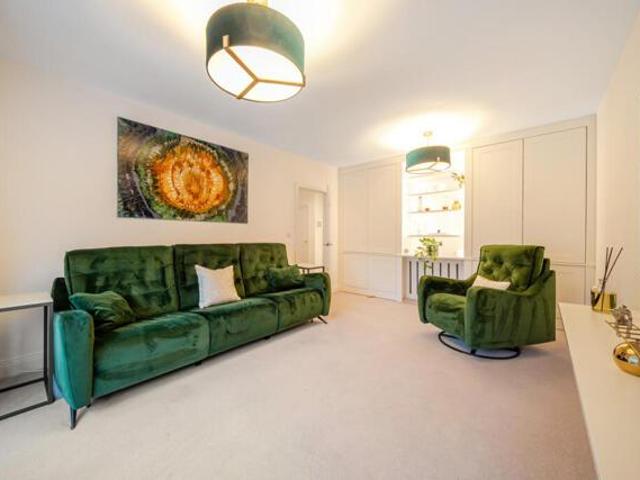 For Sale 4 Bedroom House Chertsey Surrey DS100786615
