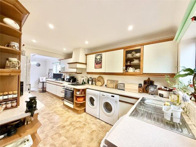 For Sale 4 Bedroom House Christchurch Dorset DS100058128