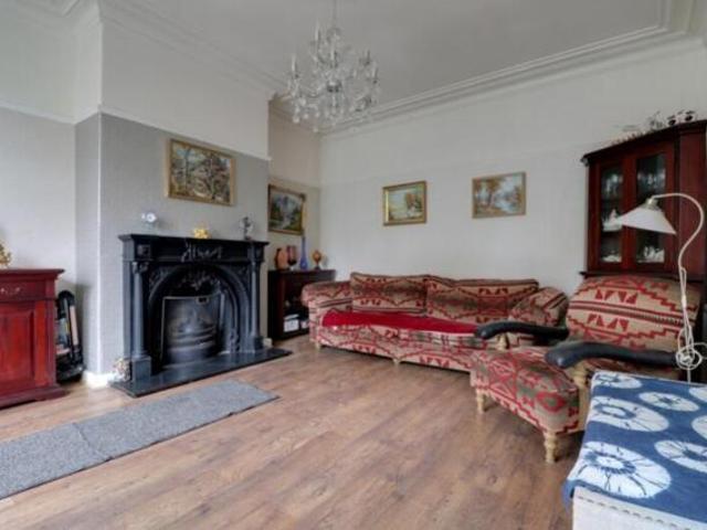 For Sale 4 Bedroom House Cleckheaton Kirklees DS101379153