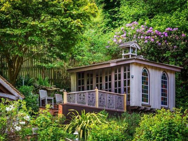 For Sale 4 Bedroom House Cranleigh Surrey DLS100426353