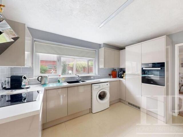 For Sale 4 Bedroom House Crawley West Sussex DS101678112