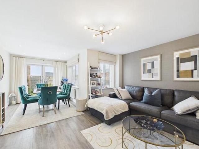 For Sale 4 Bedroom House Crowthorne Wokingham DLS101316145