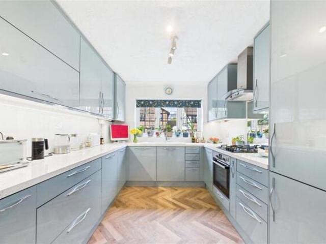 For Sale 4 Bedroom House Crowthorne Wokingham DS101025429