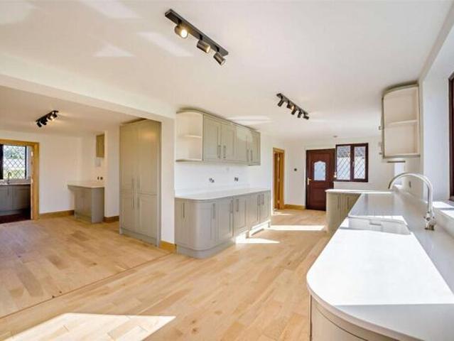 For Sale 4 Bedroom House Astley Astley DLS101231883