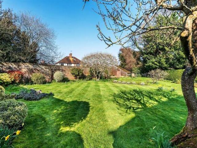 For Sale 4 Bedroom House Ashtead Surrey DS100398359
