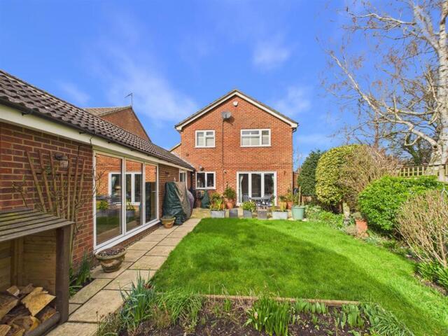 For Sale 4 Bedroom House Aylesbury Buckinghamshire DLS100614769