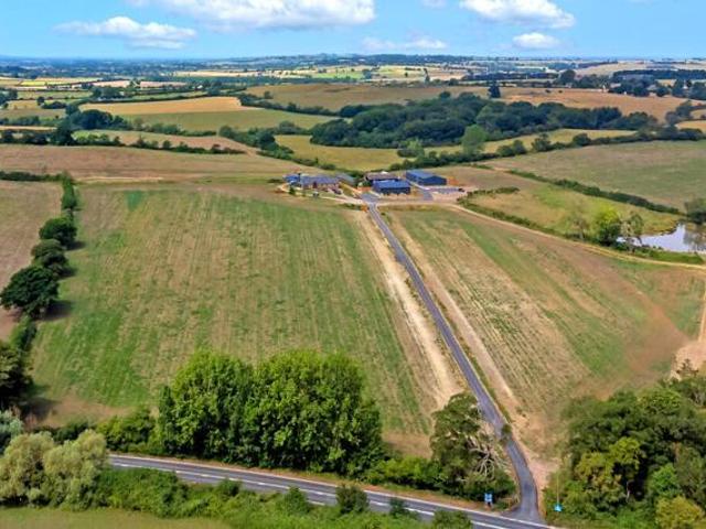 For Sale 4 Bedroom House Aylesbury Buckinghamshire DS99130411