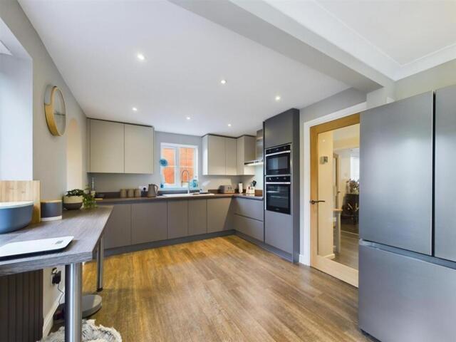 For Sale 4 Bedroom House Aylesbury Buckinghamshire DS99437019