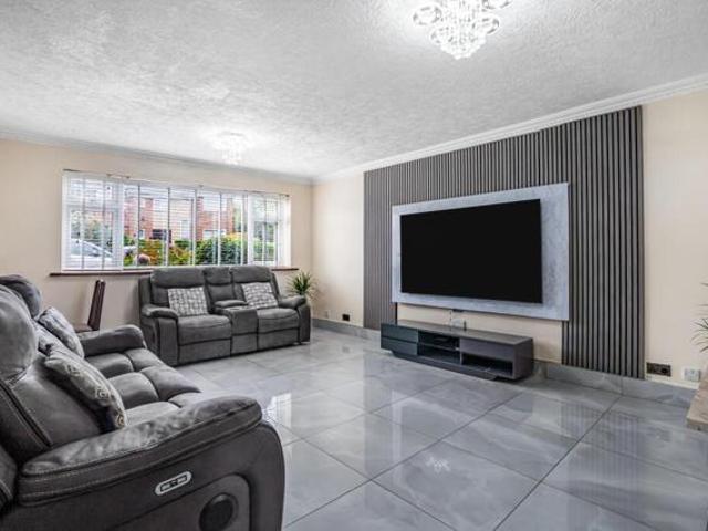 For Sale 4 Bedroom House Bolton Bolton DS99130293