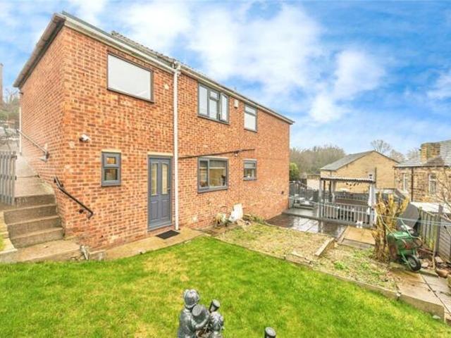 For Sale 4 Bedroom House Batley Kirklees DLS101678248