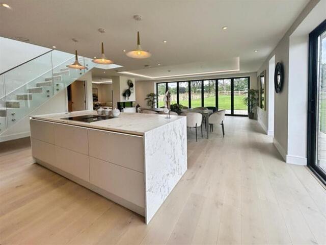 For Sale 4 Bedroom House Banstead Great London DLS99380670