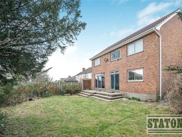 For Sale 4 Bedroom House Barnet Greater London DLS101891988