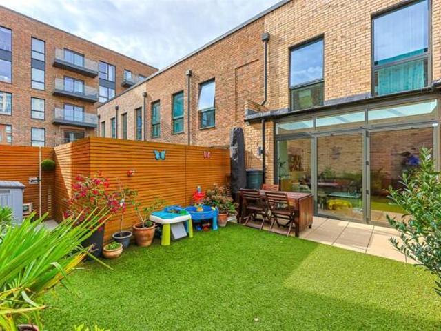 For Sale 4 Bedroom House Barnet Greater London DS101892140