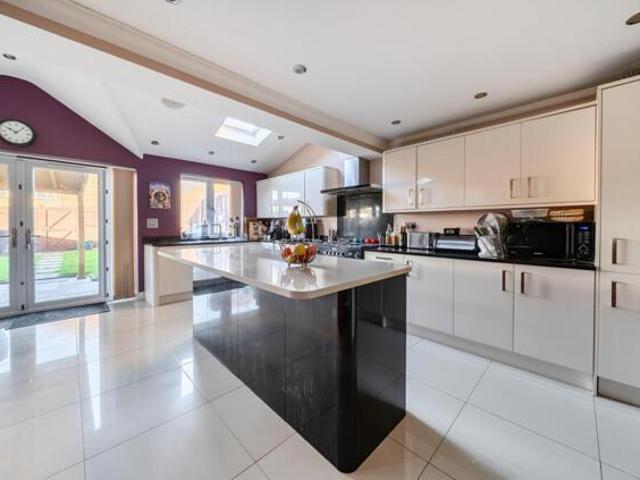 For Sale 4 Bedroom House Bracknell Berkshire DS98969231