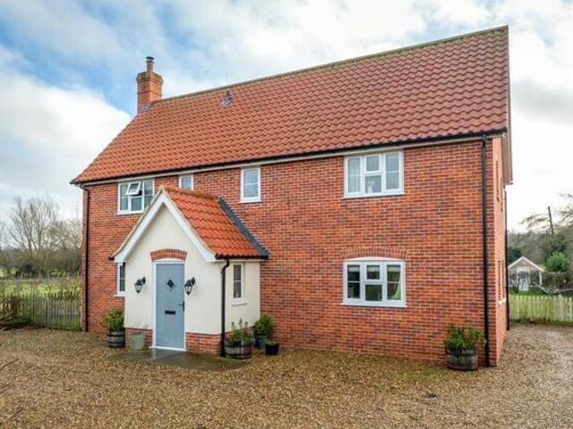 For Sale 4 Bedroom House Brockdish Brockdish DLS100987781