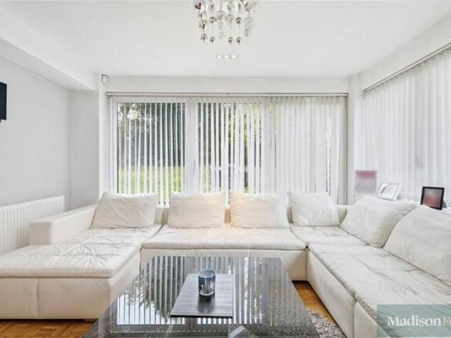 For Sale 4 Bedroom House Buckhurst Hill Essex DLS99380978