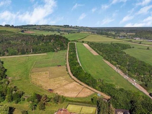 For Sale 4 Bedroom House Buckinghamshire Buckinghamshire DLS100541259