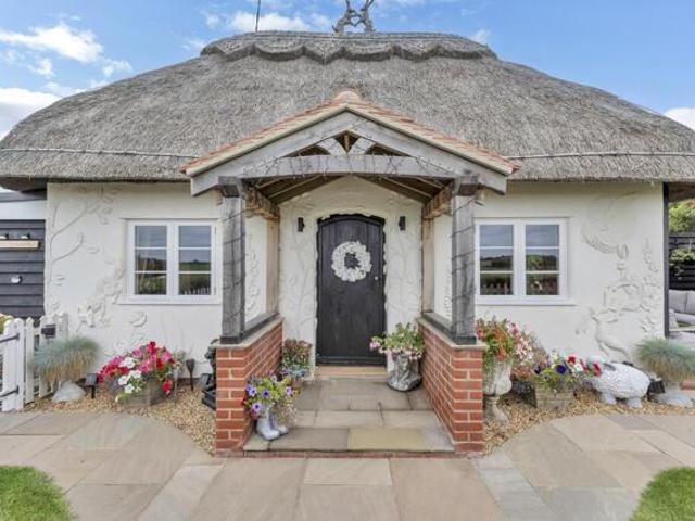 For Sale 4 Bedroom House Bury St. Edmunds Suffolk DLS100342884