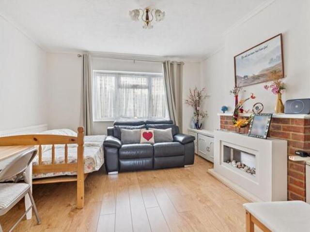 For Sale 4 Bedroom House Bushey Hertfordshire DLS98687465