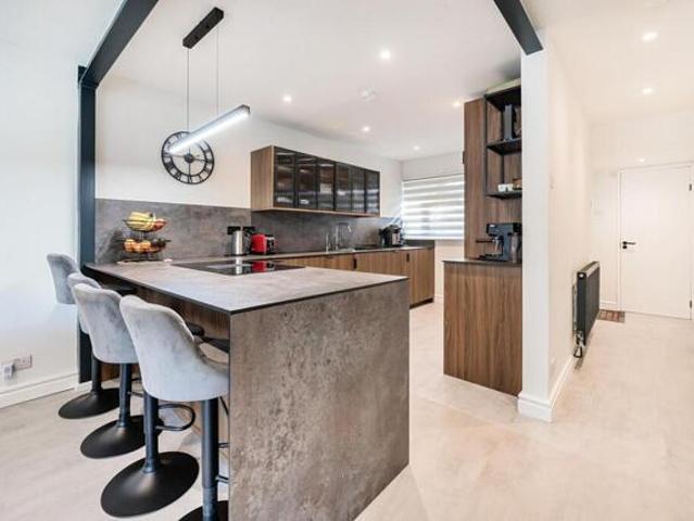 For Sale 4 Bedroom House Byfleet Surrey DLS99092573