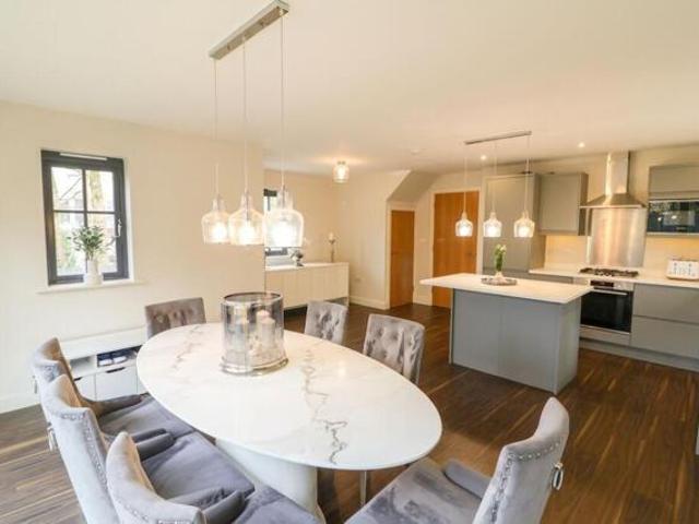For Sale 4 Bedroom House Glossop Derbyshire DLS101743181